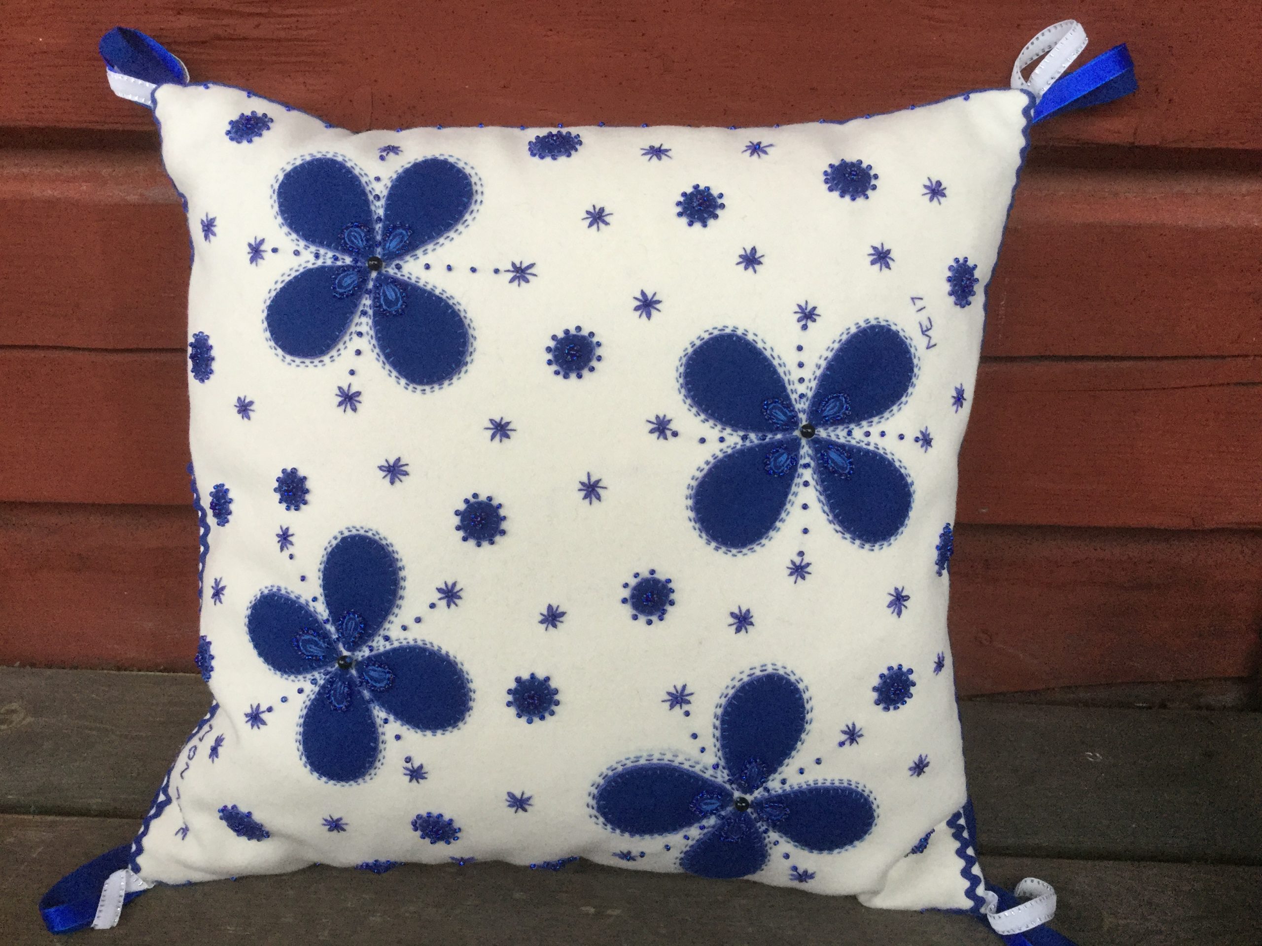 Fritt broderi på ylle - stygn, mönsterkonstuktion - Hemslöjden – slöjd ...